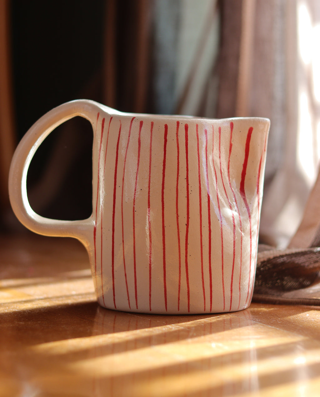 Vertical line carafe – VECTORS & ROSES